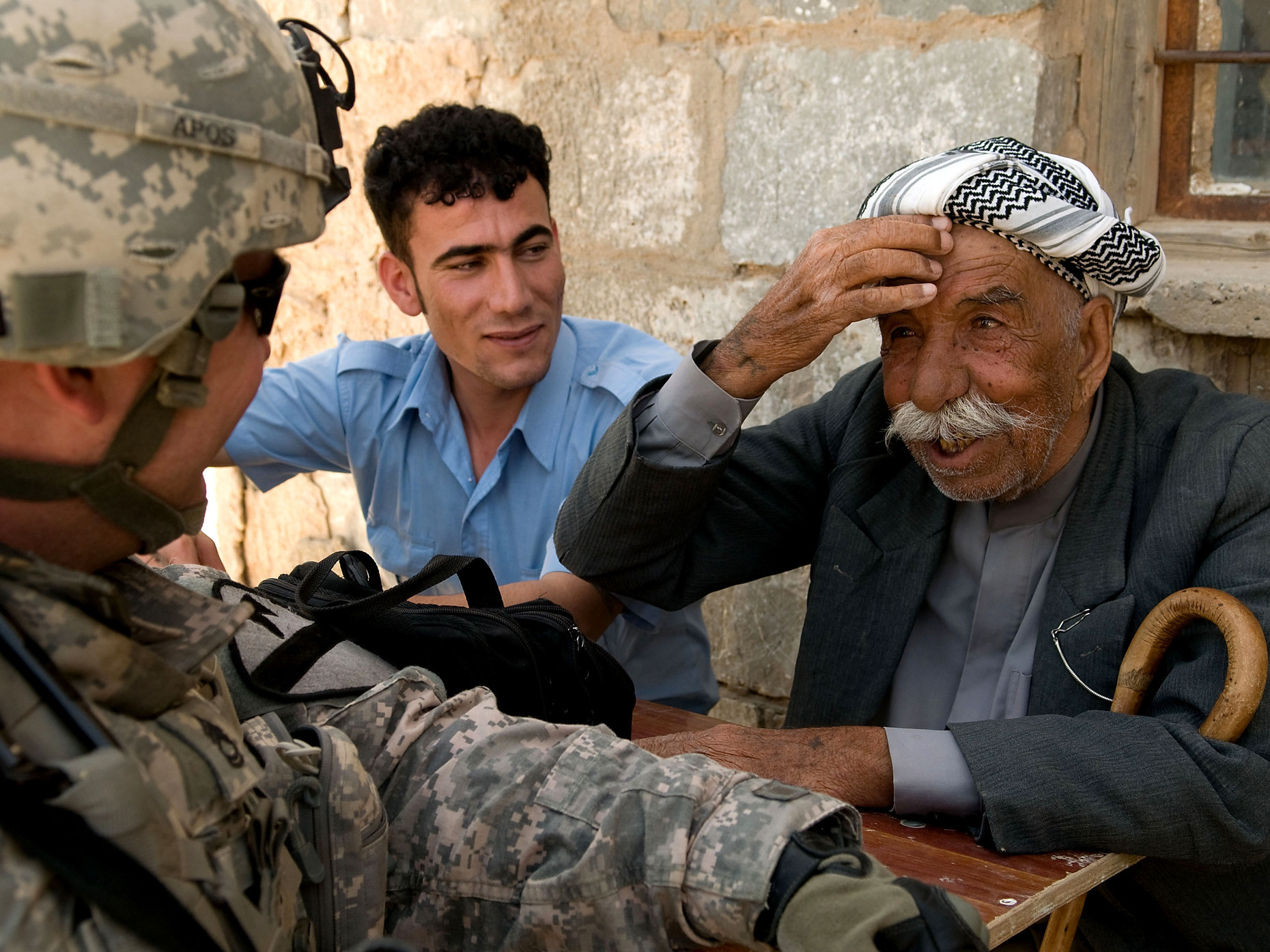 Kurdish-people-and-an-american-soldier | Samovar. Журнал Самовар